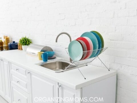 How to Keep Your Kitchen Tidy - Easy Tips - Organizing Moms